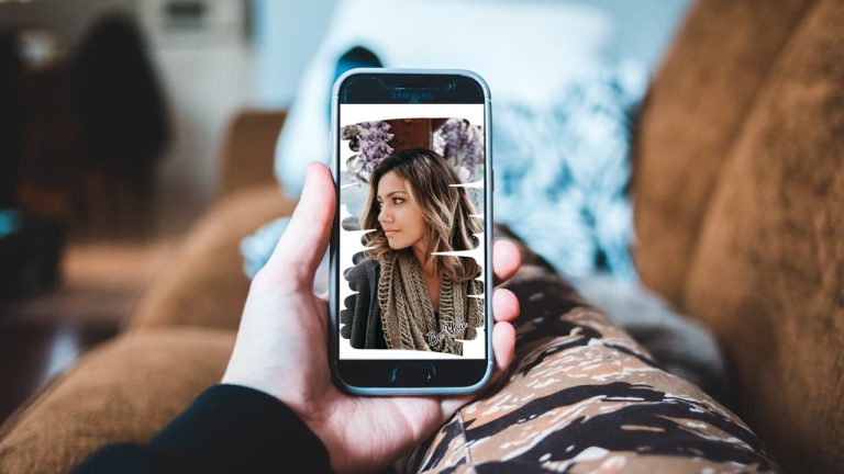 How to make your own wallpaper on phone - LightX App